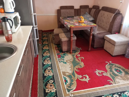 Uy sotiladi 3.8 sotik shayxontohur tumanida hamma sharoyiti zor