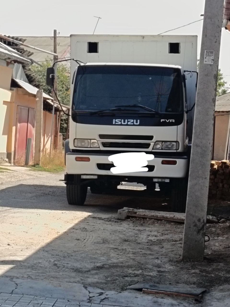 Isuzu sotiladi holati zo'r