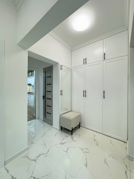 Продам квартиру 3х ком 75м2 Чехова Ойбек 60 школа Госпитальный рынок