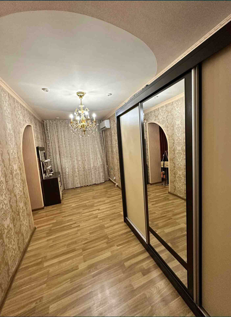 Срочно продается 4/4/4 квартира на Ц-1   (ЮХИ)