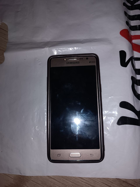 Samsung akuratniy ishlatilgan  j5