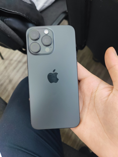 Iphone 15 pro max holati alo