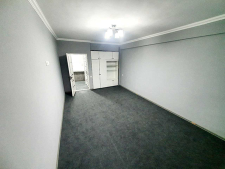 Юнусабад 2 квартал. Продается квартира 1/4/4
