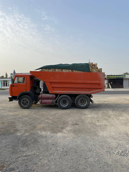 Kamaz sotiladi.