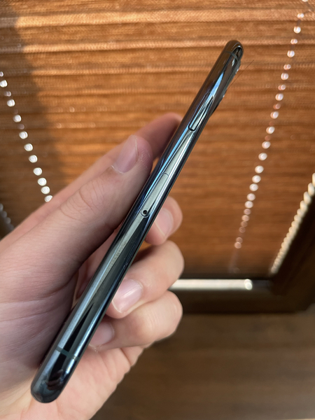Iphone 11 pro naqd yoki bolib tolashga
