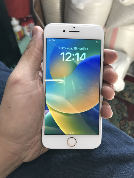 Iphone 8  yomkost 100    64 tali  ideal