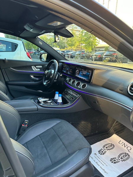 Mercedes Benz E200