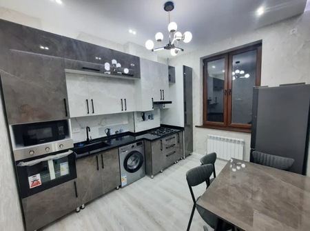Новостройка .Т. продам 2/5/10 кирпич  с готовым арендатором