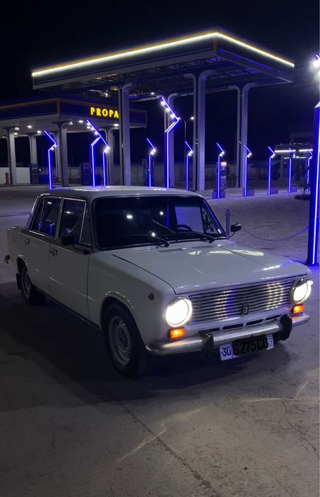 Жигули 21011