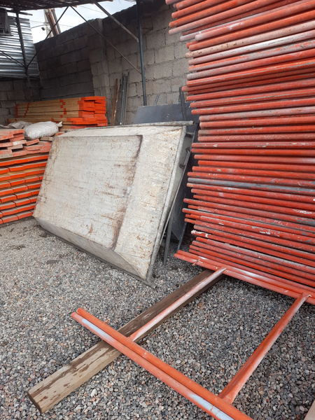 Lesa va stockade ijara va sotuvda