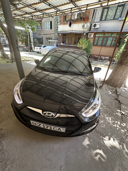 Hyundai accent продается