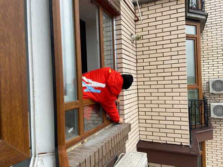 Akfa remont Москитные сетки Ремонт замков Регулировка окон дверей