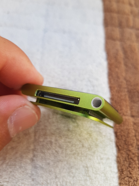 Ipod nano 6 sotiladi batarekasi slabiy