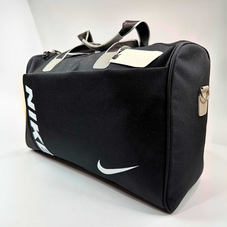 Nike sumkasi sotuvda