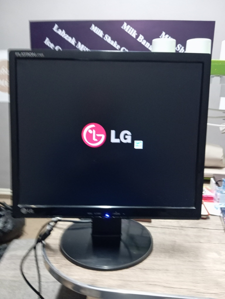Манитор LG FLATRON L1742S,17 диагональ.