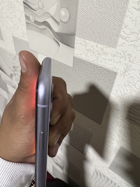 iphone 11 64 GB  sotiladi