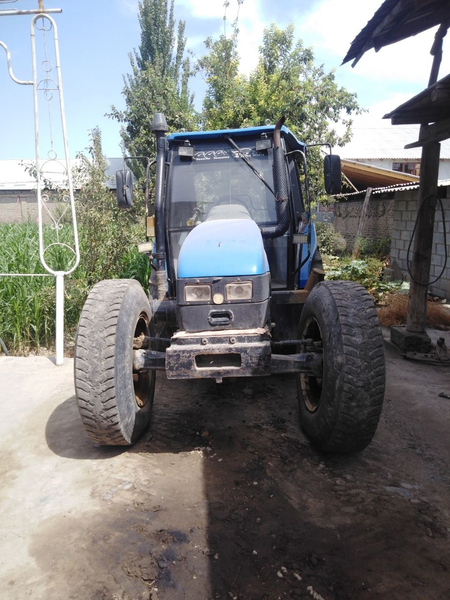 Traktor New Holland