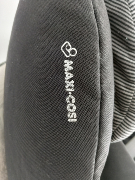 Детское автокресло Maxi-Cosi группы 0+