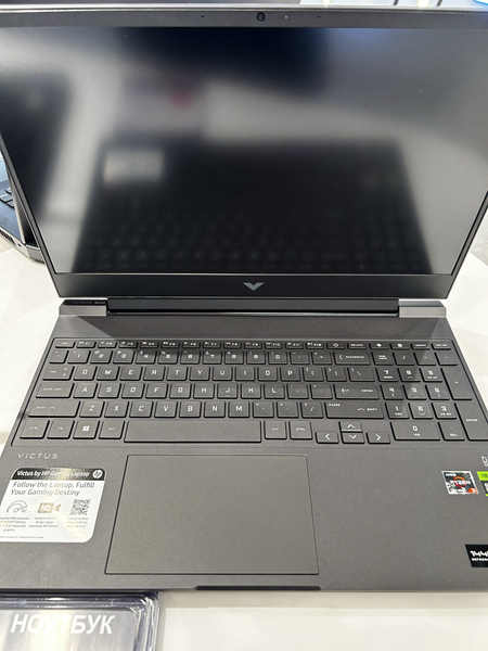 HP Victus15 AMD R5-7535