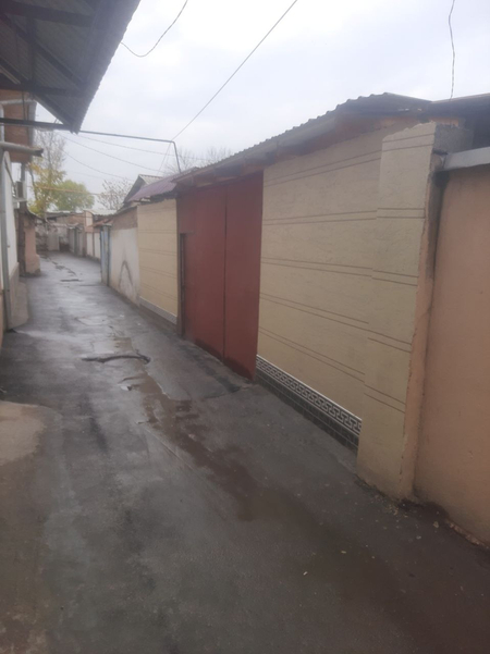 Mirabatskiy rayon risiviy bozor hovli