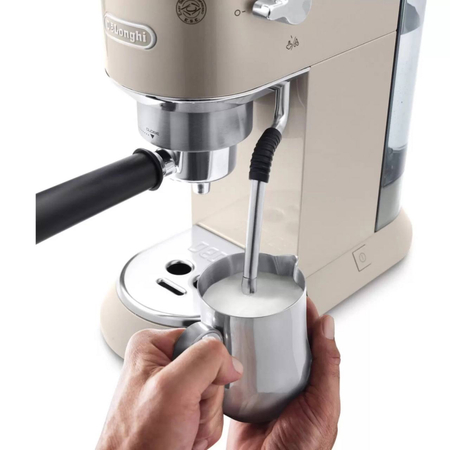 Рожковая кофеварка DeLonghi EC 885 BG