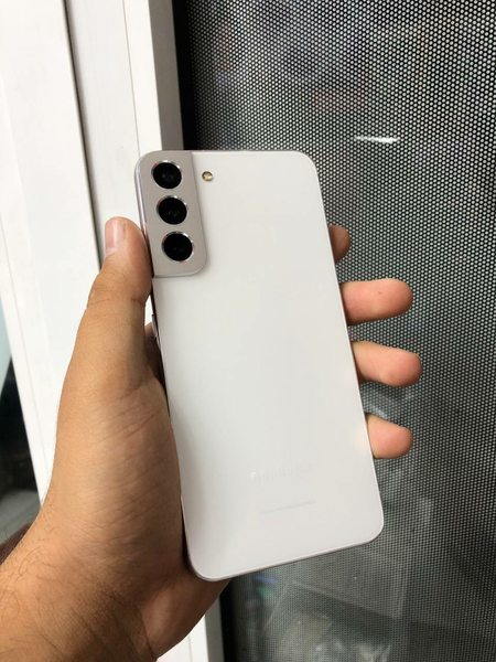 S22 xotira 256 karobka yoq
