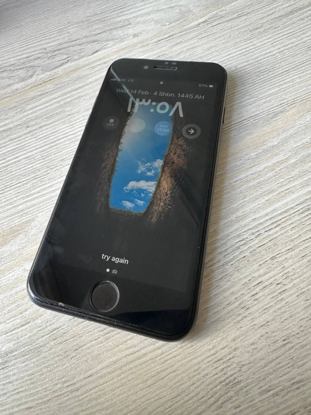 iPhone SE сотилади