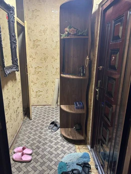 Продаю Квартиру Яшнабадский р-он Слонима 1-ком 1-этаж 4-этажном Доме