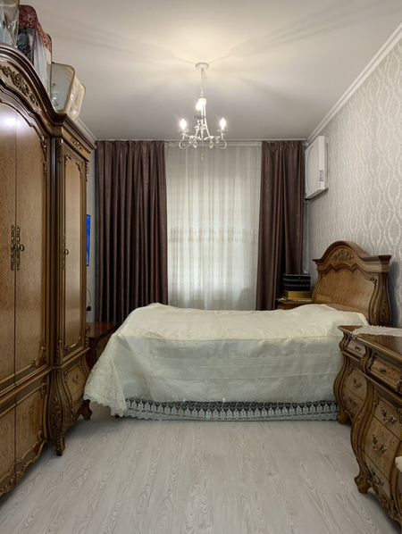Sergeli moshina bozor roparasida 86kv yevro remont uy sotiladi