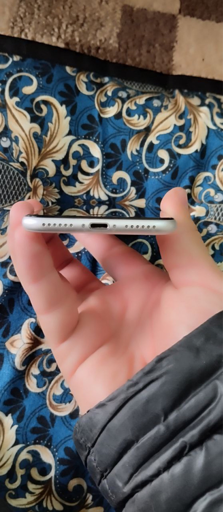 Telefon  Iphone se 2020