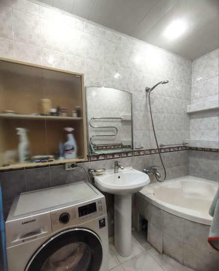 м.Космонавтов, 3 комн, 76 м2
