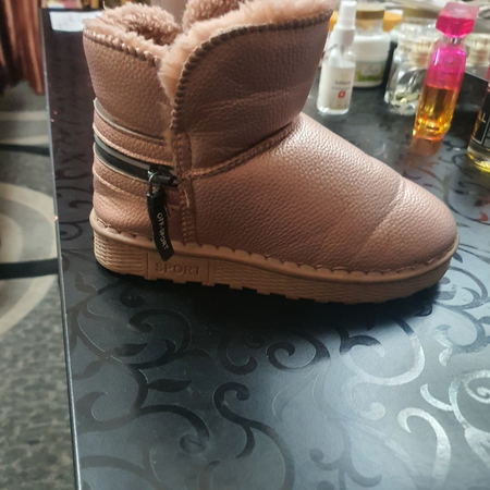 Уги на девочку классные