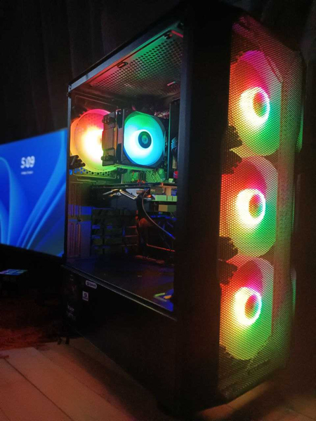 CPU i3 10100f (4 yadr 8 patok) 
GPU rx 580 8gb ddr5