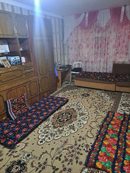 Срочно продают 3 компания 2 этаж. Троицк чириз банк мужна