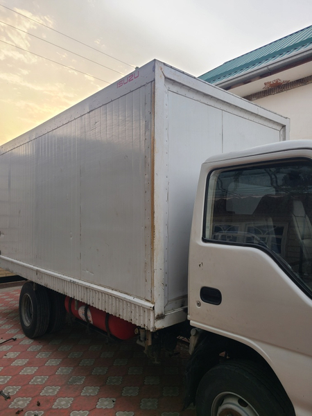 Isuzu butkasi sotiladi