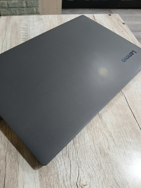 Продам ноутбук Lenovo i3 6006 SSD 256GB
