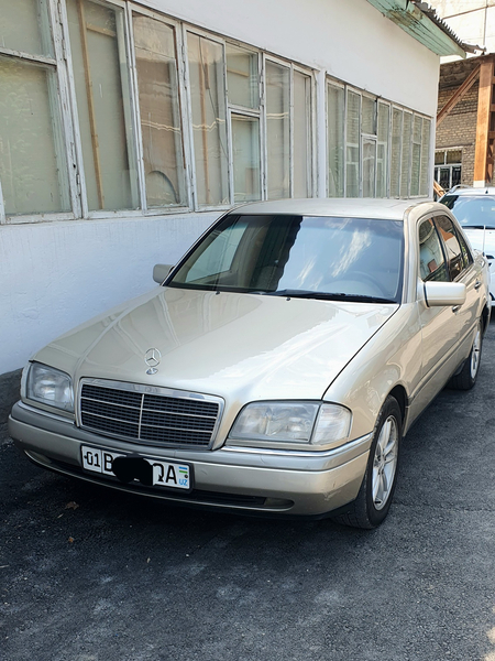 Mercedes-Benz w202