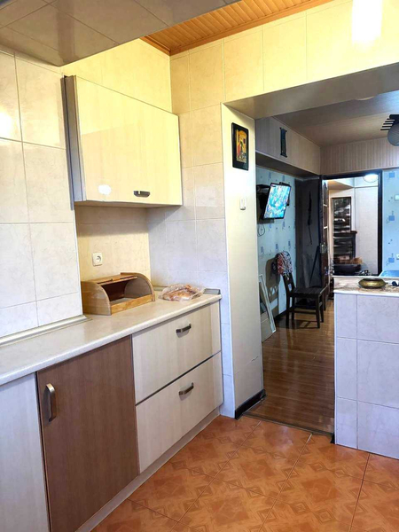 ПРОДАЕТСЯ 4х ком, 5 этаж, Адрес: Корзинка МВД, метро Космонавтов