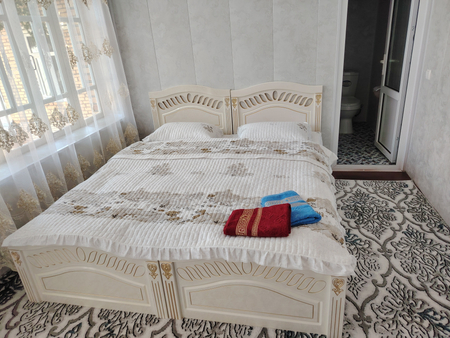 *HOTEL * ГОСТЕВОЙ ДОМ *   рядом  с  Регистаном  и   Гур Амир