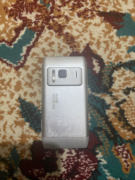 Телефон Nokia с Чехлом