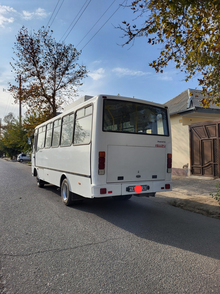 Isuzu aftobus sotiladi.