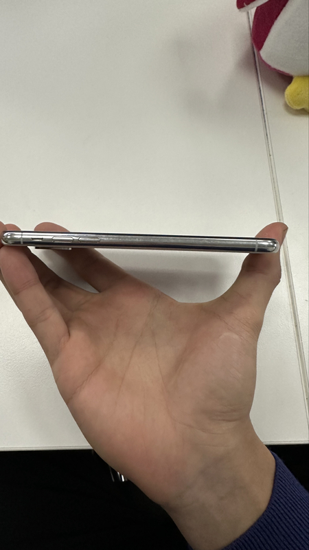 IPhone Xs в хорошем состоянии