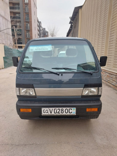 Labo 2024 5-martda salondan chiqgan SOTILADI