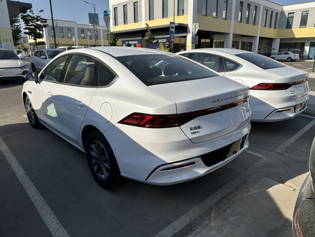 BYD QIN Plus Gibrid 2-poz 2024 sotuvda tayyor schet spravka chegirmada