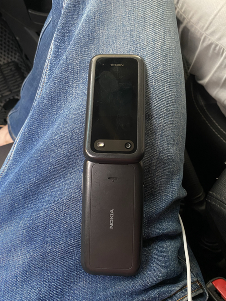 Nokia 2660, zo\\\'r xolatda, Flip