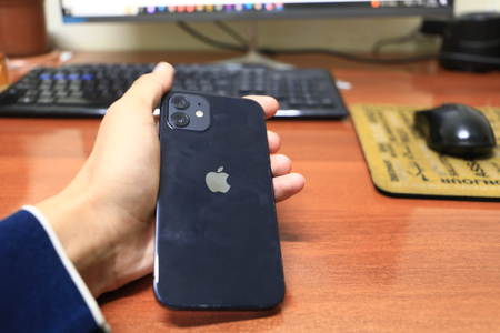 Iphone 12  128 talik qora