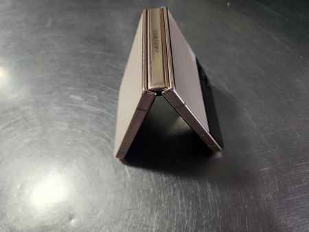 Samsung galaxy z flip4