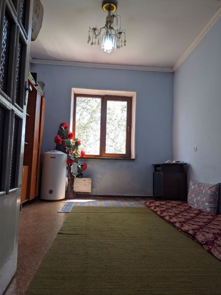 продается квартира в Чирчике , Троицк 2 х коматная