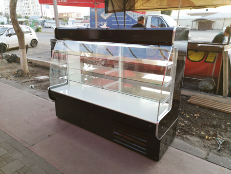 Vitrina xaladilnik produktoviy