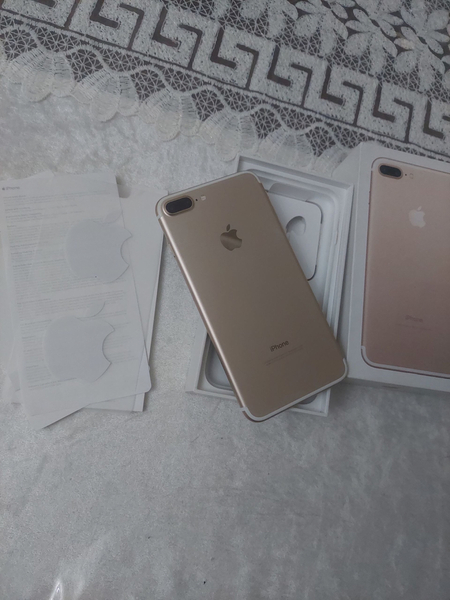 iPhone 7plus Gold ideal